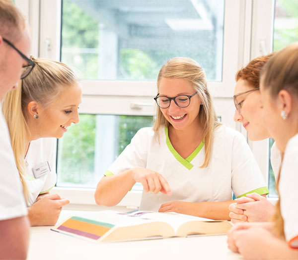 Starte jetzt Deine Ausbildung in der Pflege
